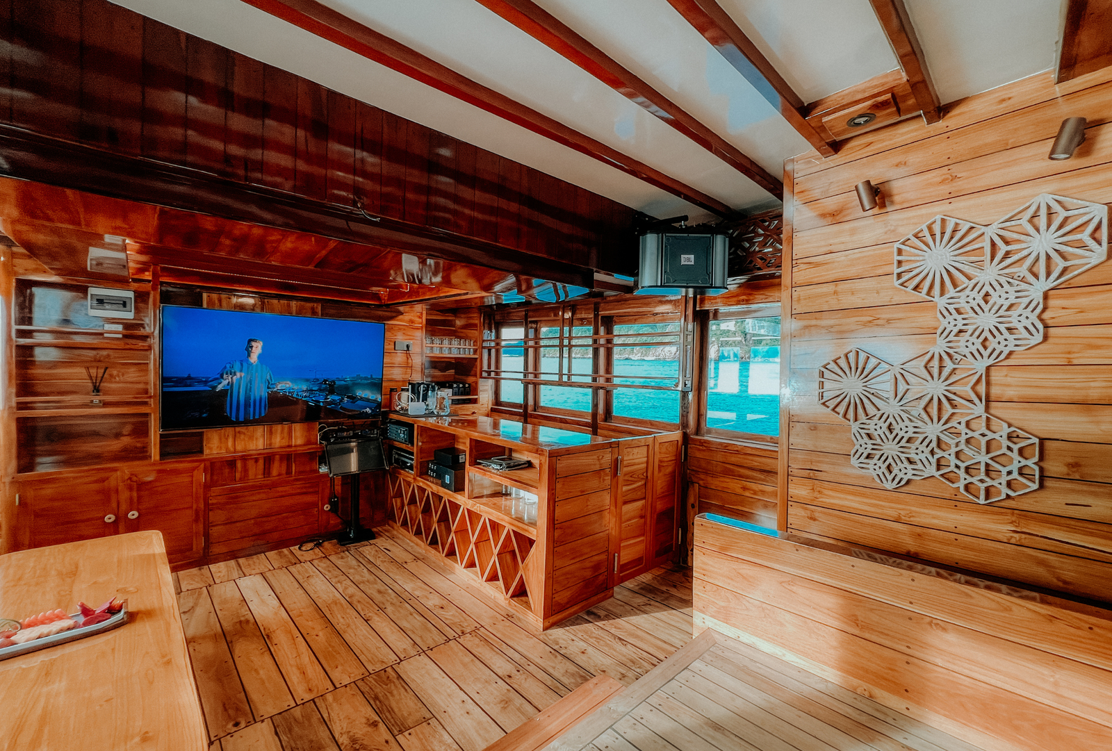 Gandiva Phinisi Sailing Komodo Tour – Bajo Komodo – Sailing Komodo ...